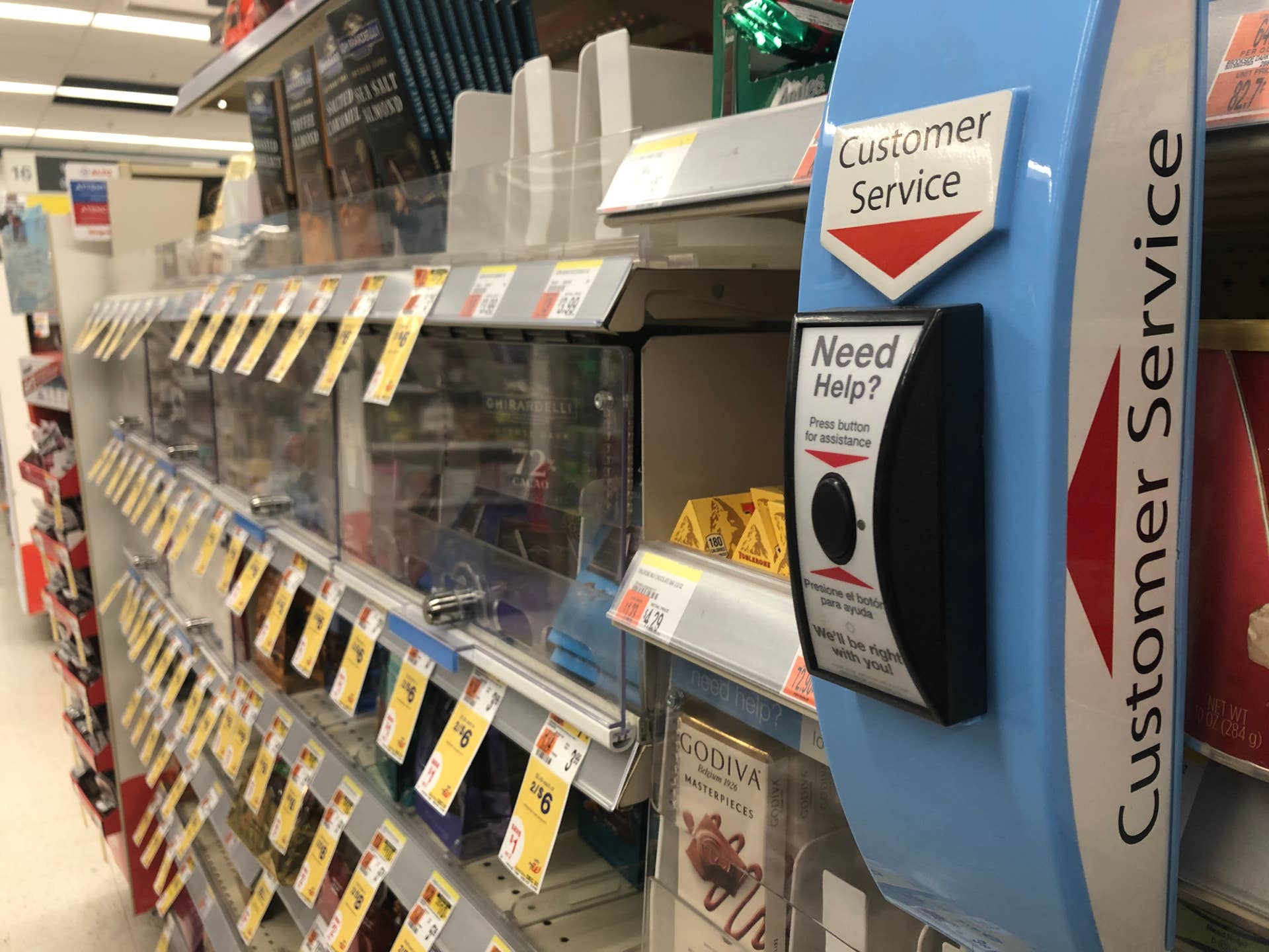 Another massive retailer is sounding the alarm about this scary in ...
