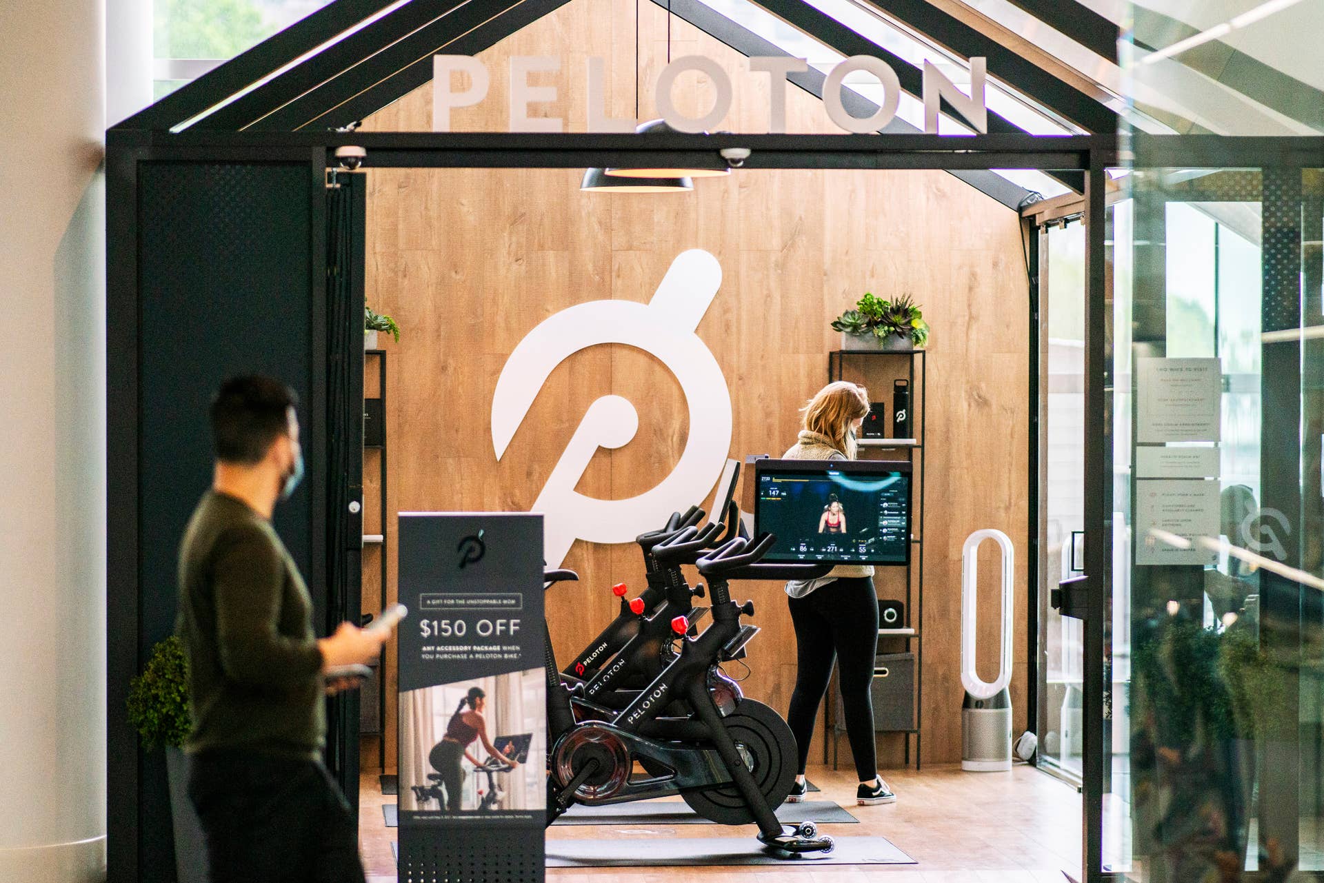 Peloton faces subscription challenges, stock price soars anyway - TheStreet