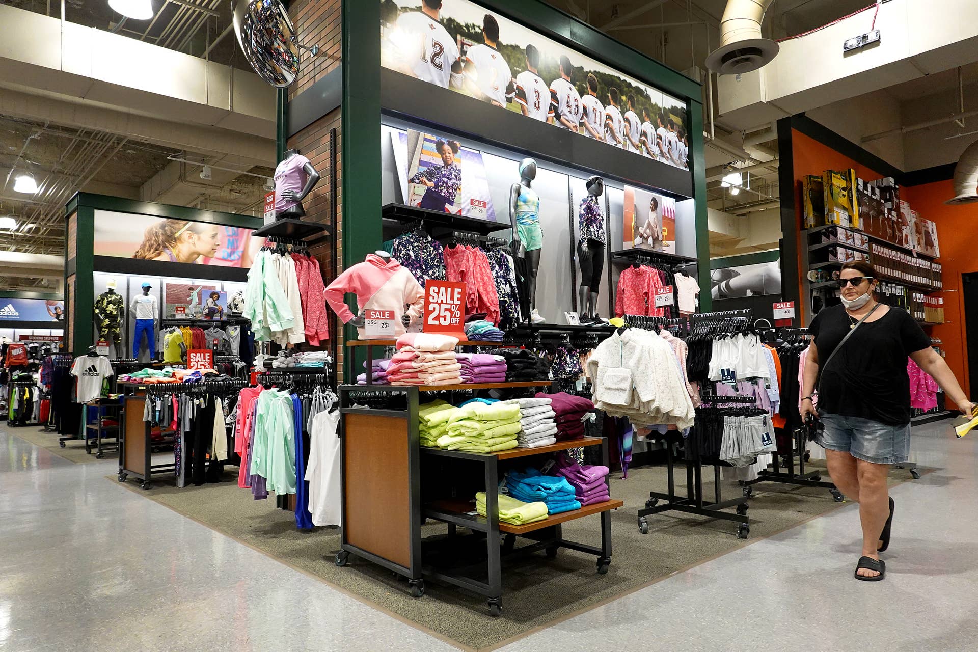 Dick's Sporting Goods makes bold bet on athletic apparel boom - TheStreet