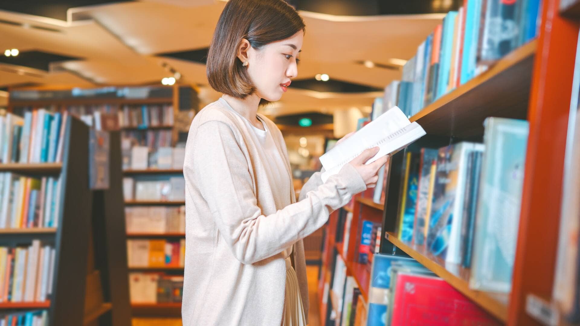 Iconic bookstore chain files for Chapter 11 bankruptcy - TheStreet