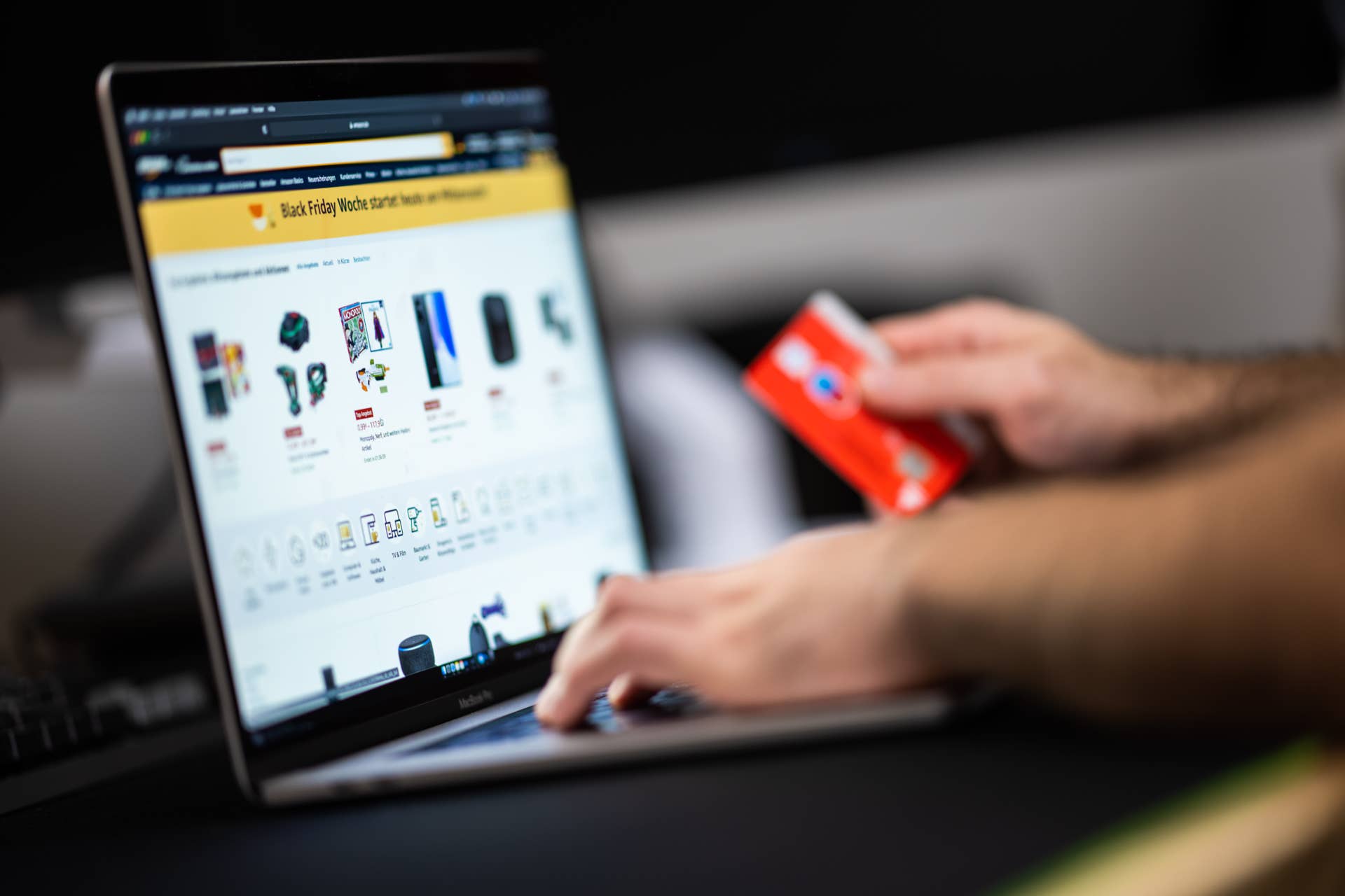 Amazon posts ‘fake’ prices for a popular product line, says lawsuit ...