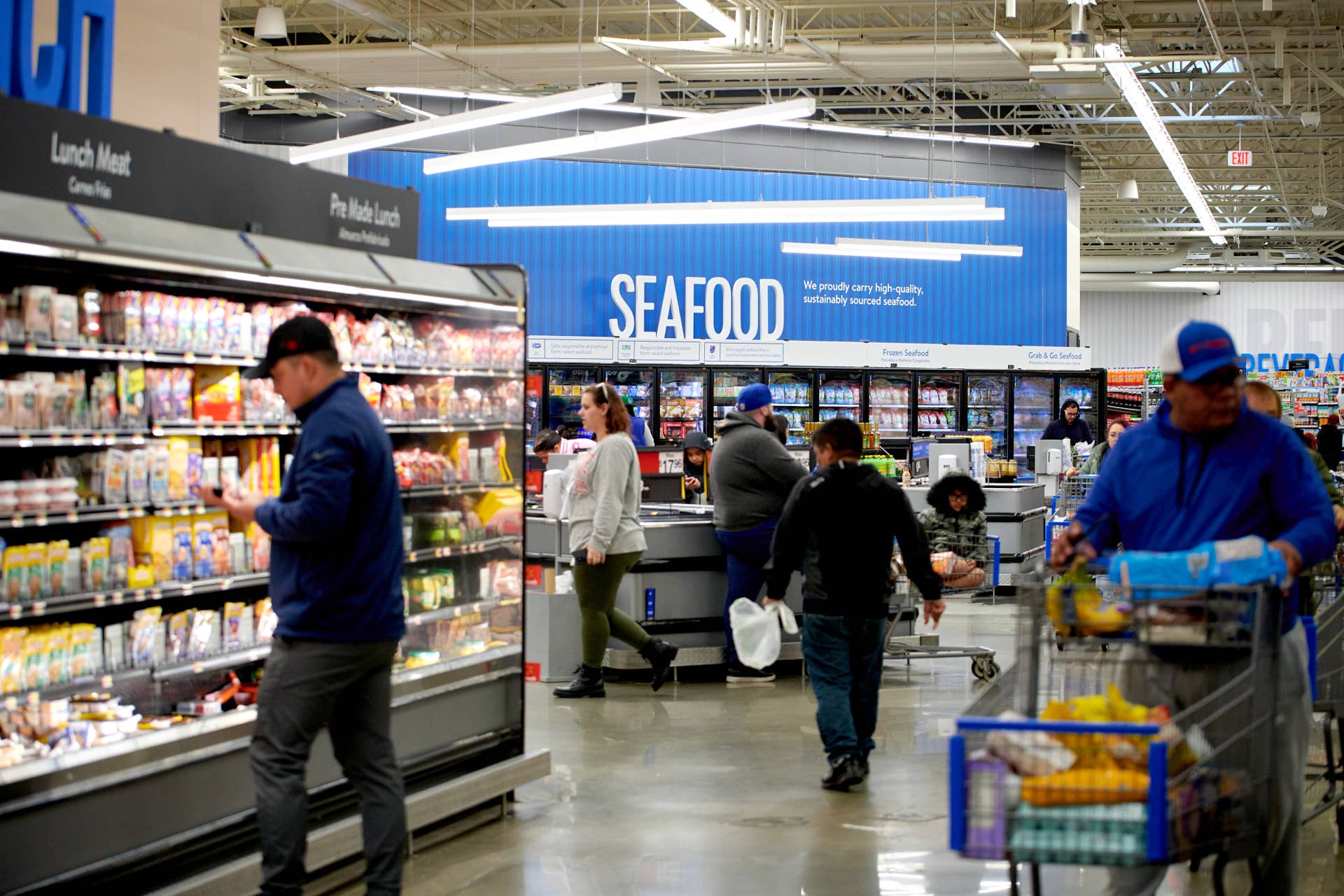 Walmart risks losing $2 billion from alarming threat to shoppers ...