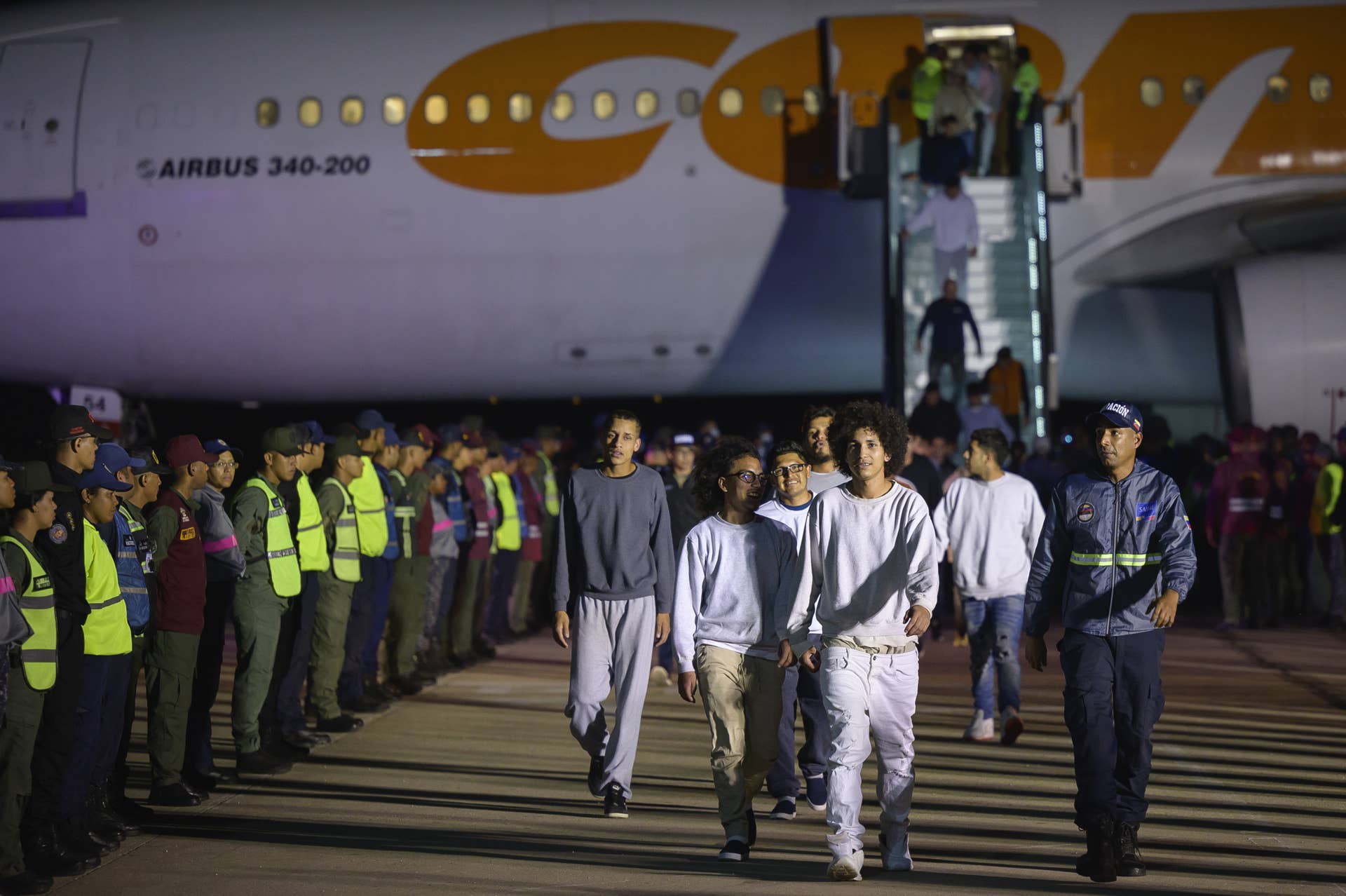 Low-cost airline many take starts running deportation flights for ICE ...