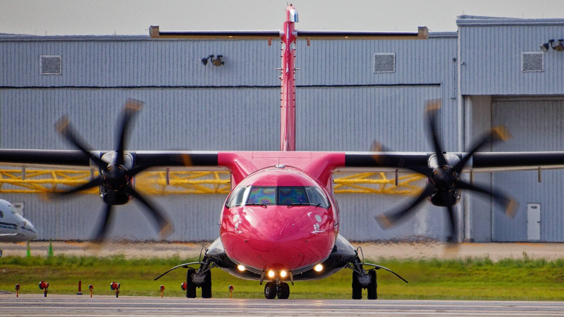 Low-cost airline faces Chapter 7 bankruptcy, liquidation - TheStreet