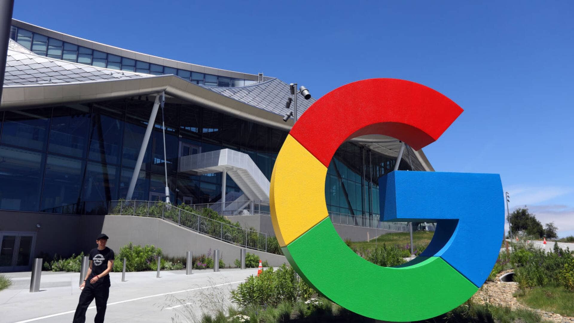Google makes a harsh decision amid alarming worker dispute - TheStreet