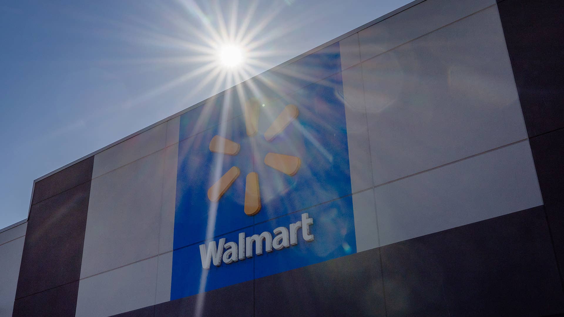 Walmart is selling a $440 outdoor gas grill for $290 - TheStreet
