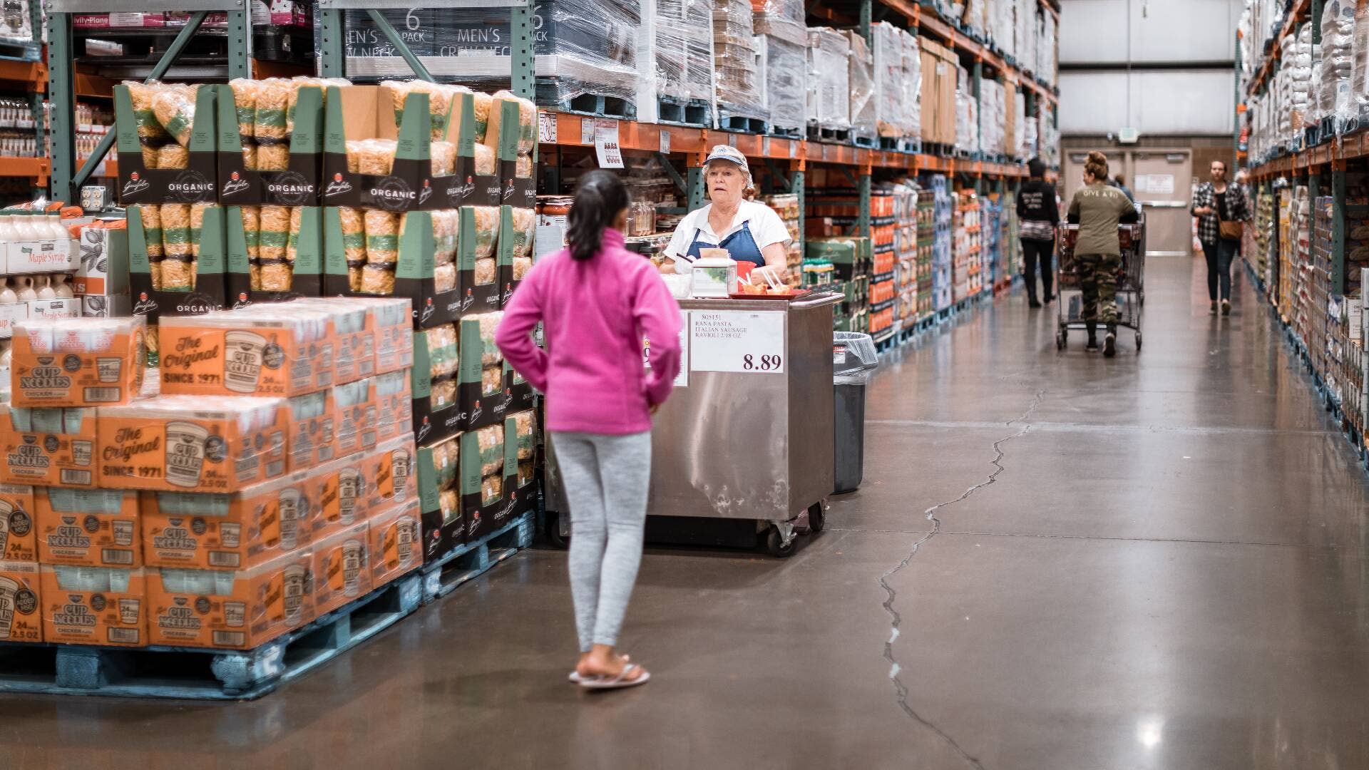 Costco won't raise prices on key commodity despite tariffs - TheStreet
