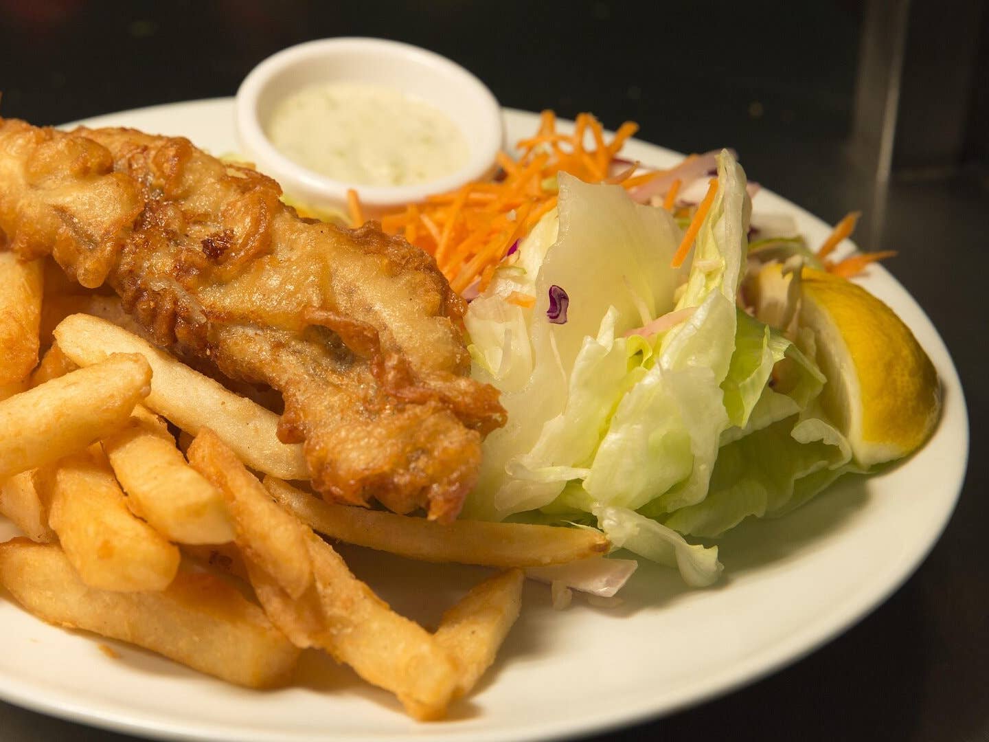 After bankruptcy, iconic seafood chain closes flagship restaurant ...
