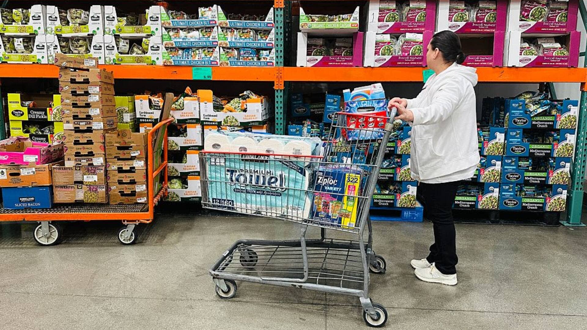 Costco announces massive new partnership — and it's right on time ...