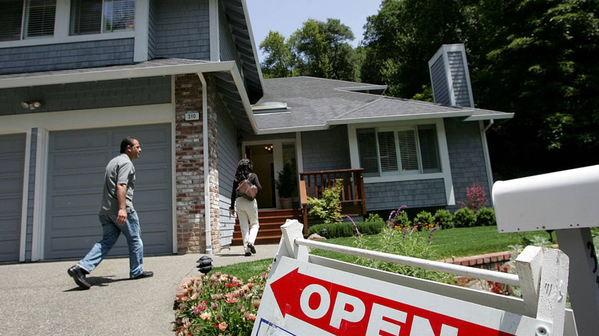 Billionaire Ray Dalio sends surprising message on real estate - TheStreet