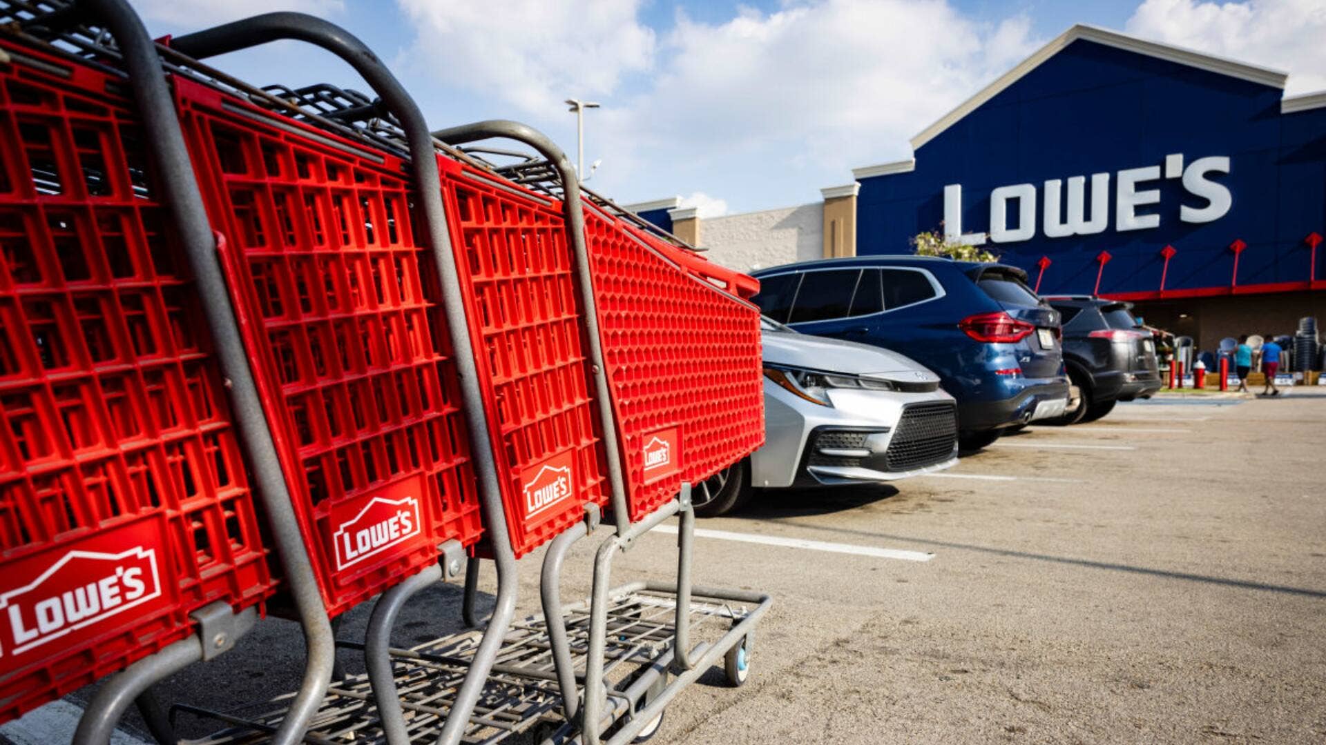 Lowe’s CEO flags alarming consumer trend that’s hurting sales - TheStreet