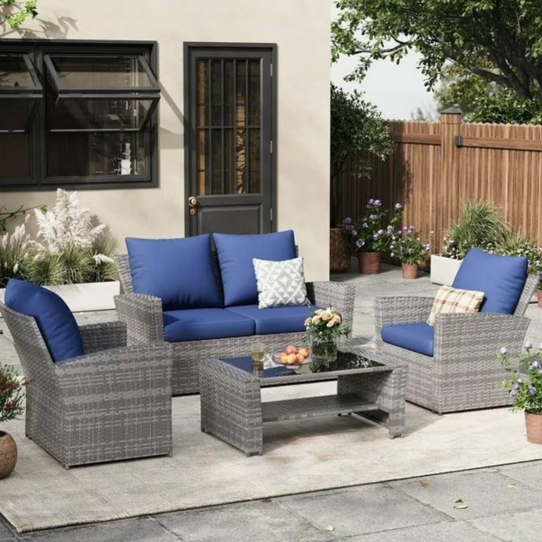 Walmart is selling a $700 patio furniture set for just $226 - TheStreet