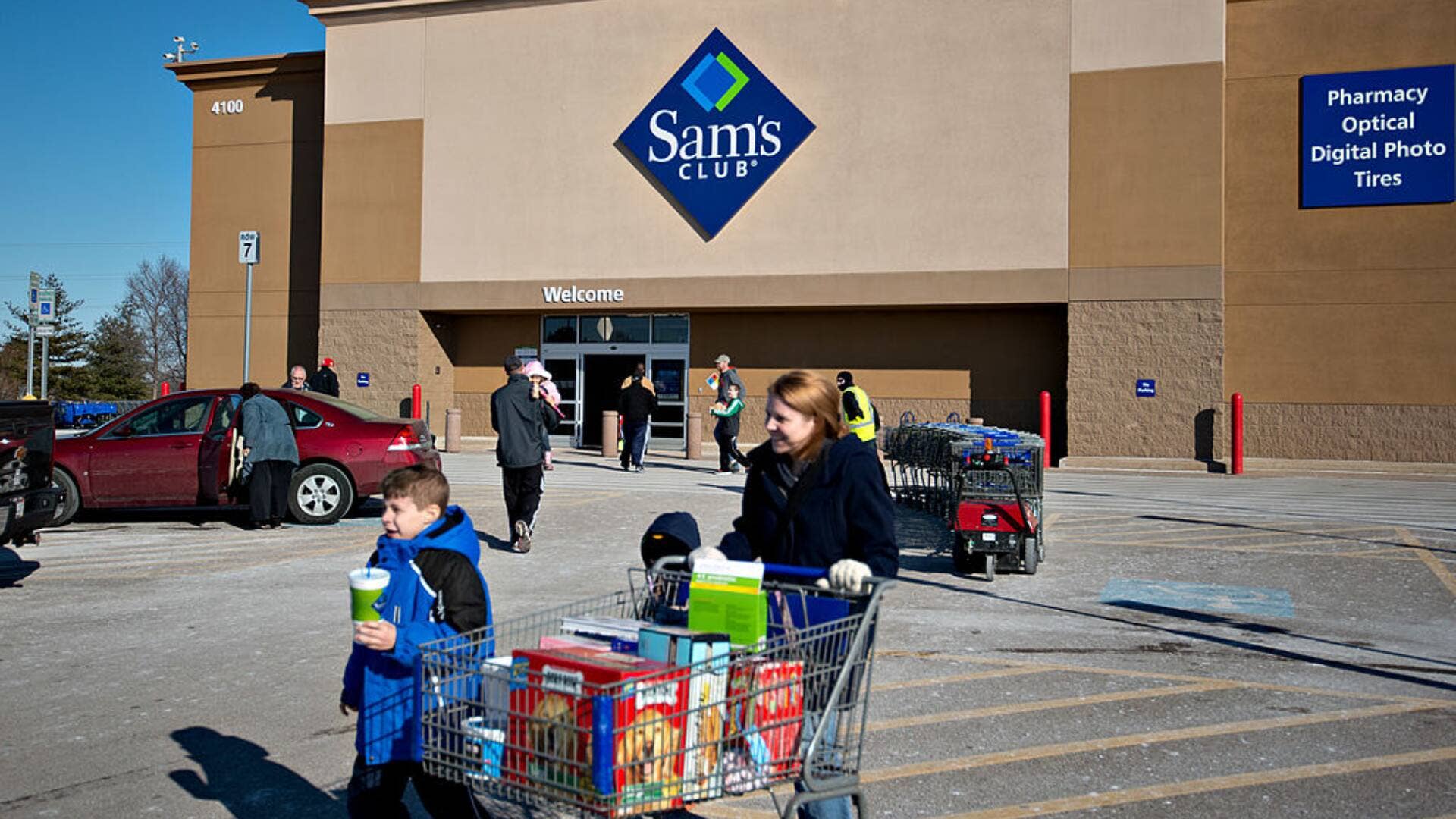 How much is a Sam's Club membership? Club vs. Plus - TheStreet