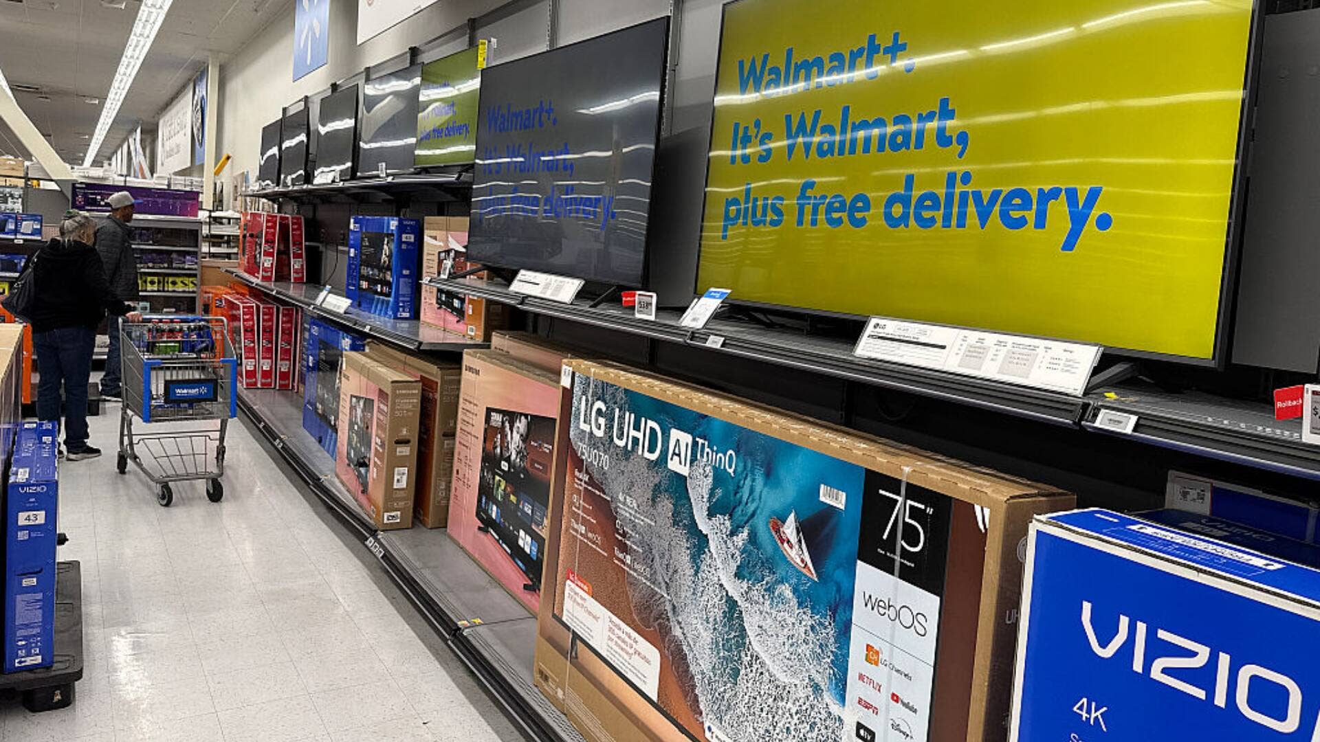 Walmart makes exclusive deal with major brand to compete with rivals ...