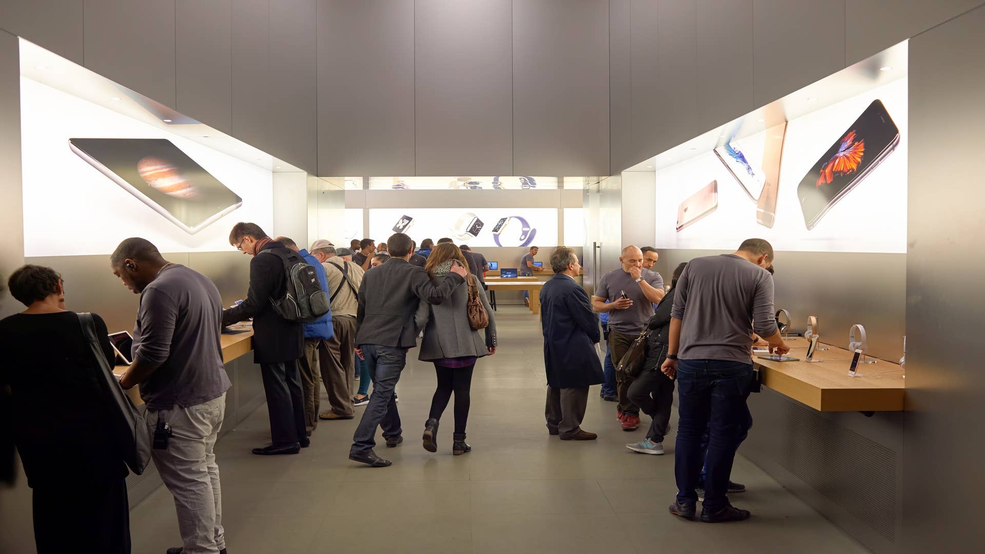 Apple announces major store closures and openings worldwide - TheStreet