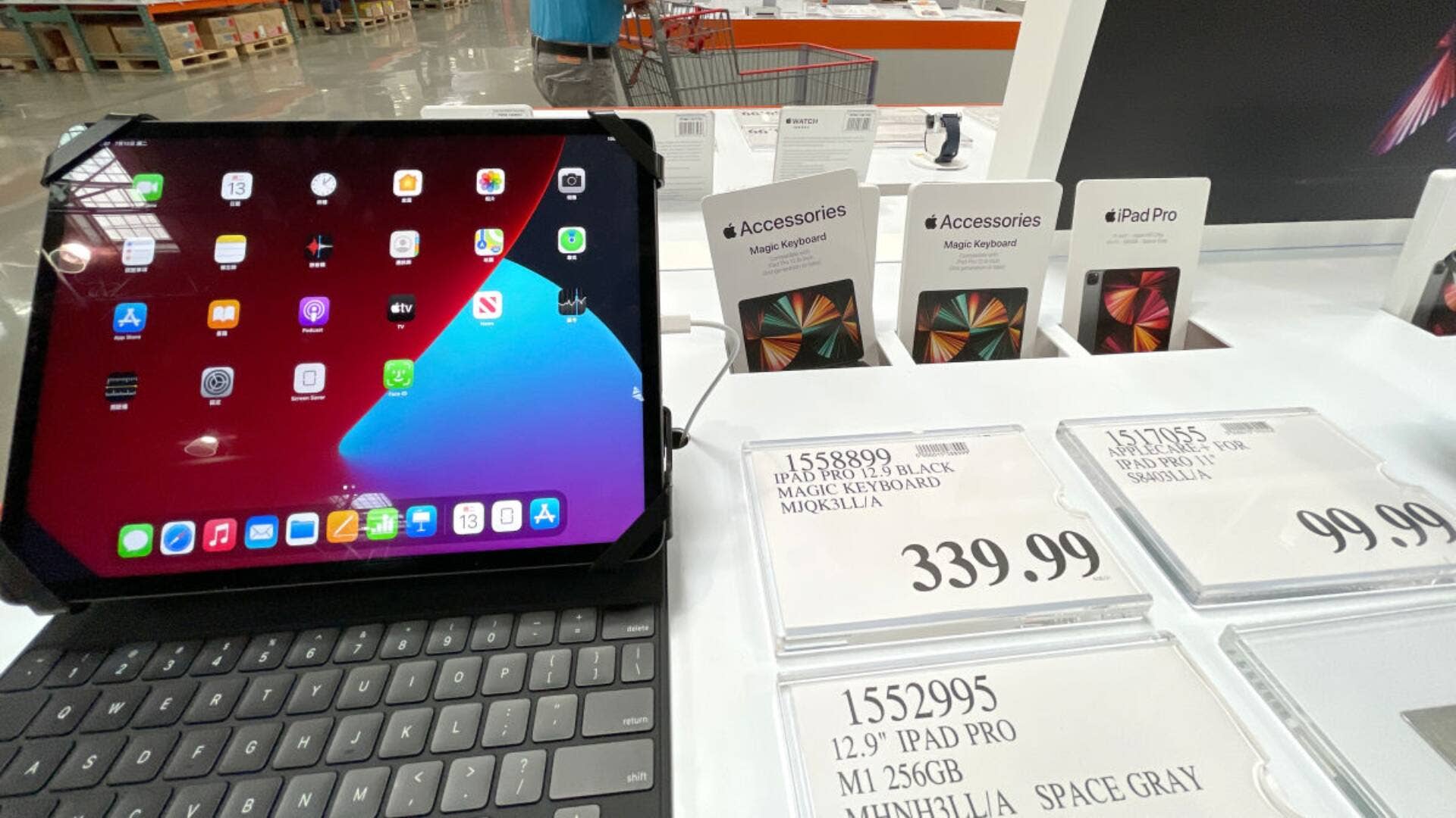 Costco quietly gives Apple buyers better deals and perks - TheStreet