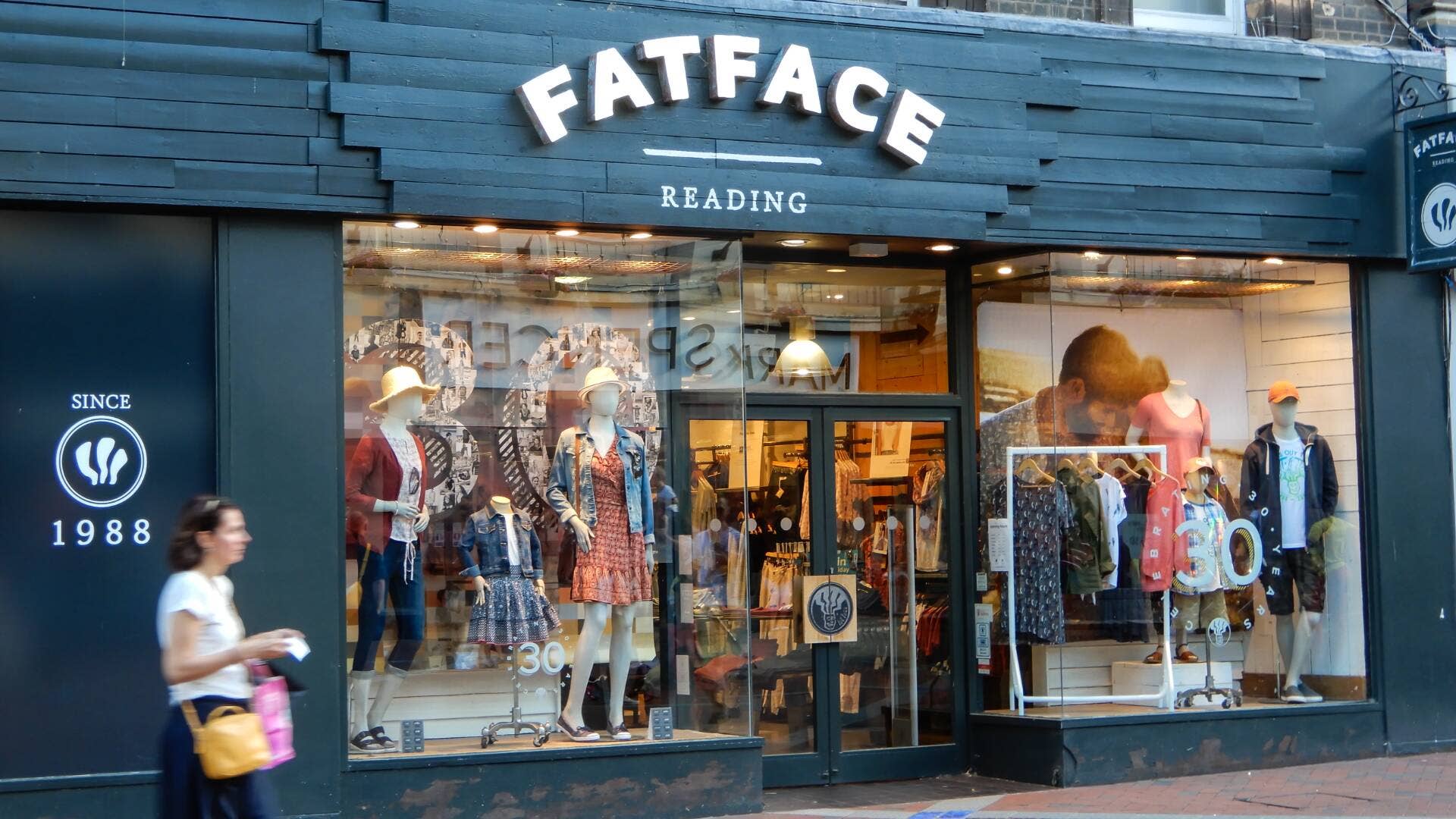 Beloved British fashion retailer exits U.S., closes all locations ...