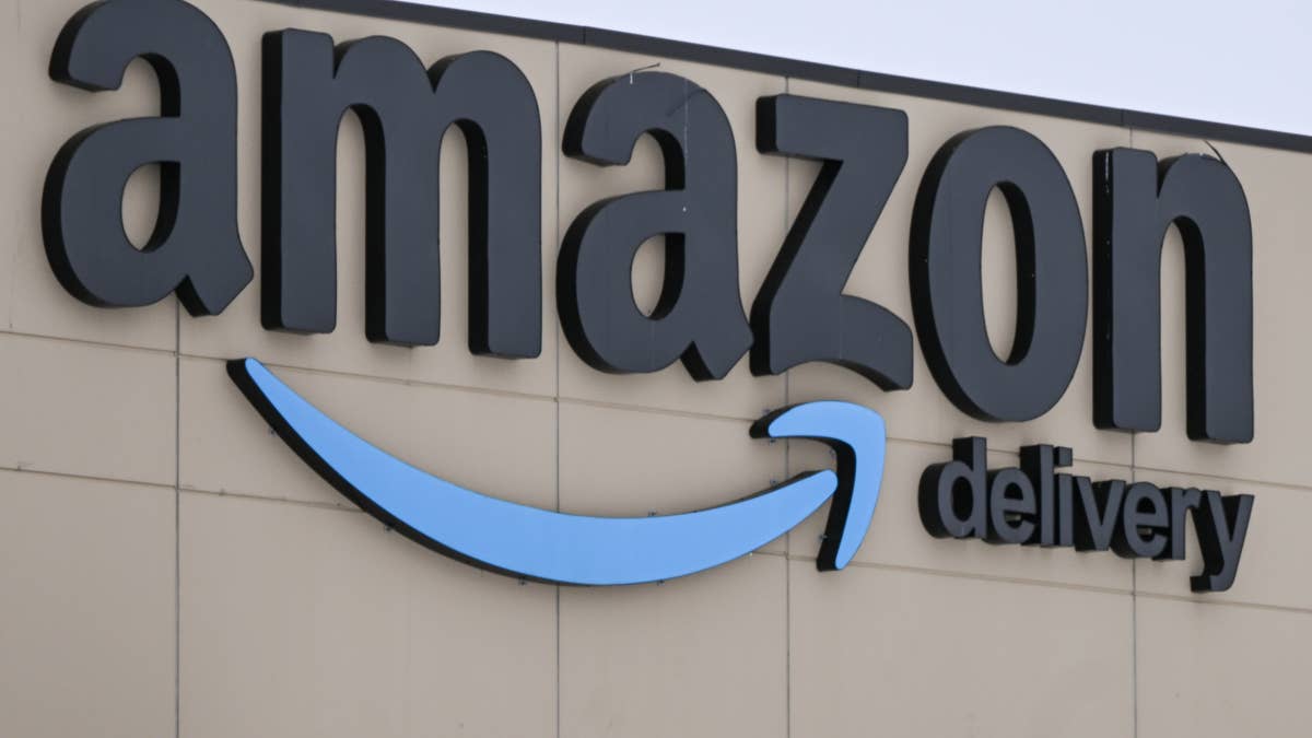 Amazon's $23 foldable tote bag is a smart travel accessory - TheStreet