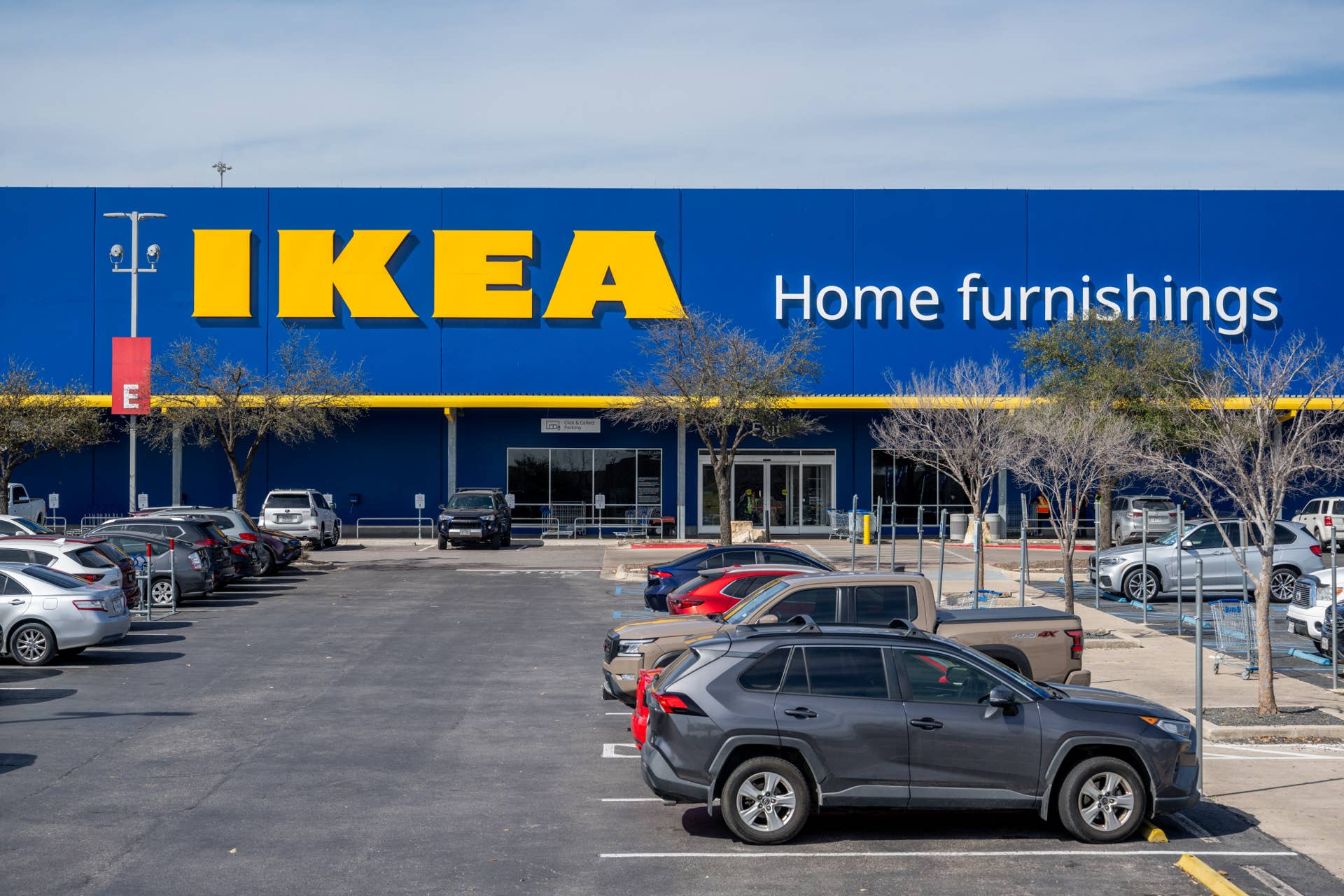 Ikea has a solid basic bookshelf for just $33 - TheStreet