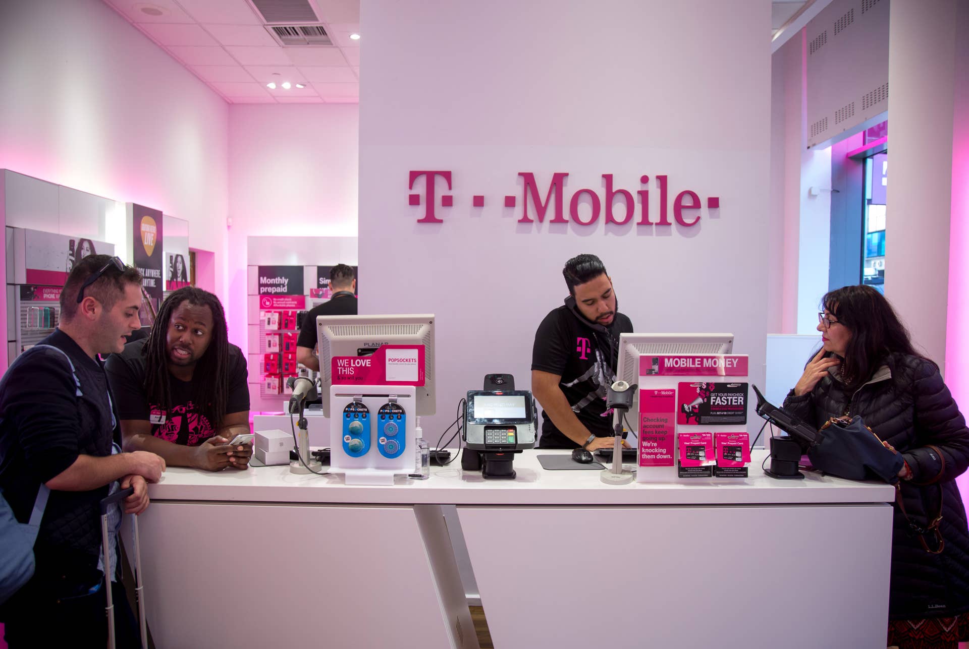 T-Mobile to offer internet customers free perk rivals don’t have ...