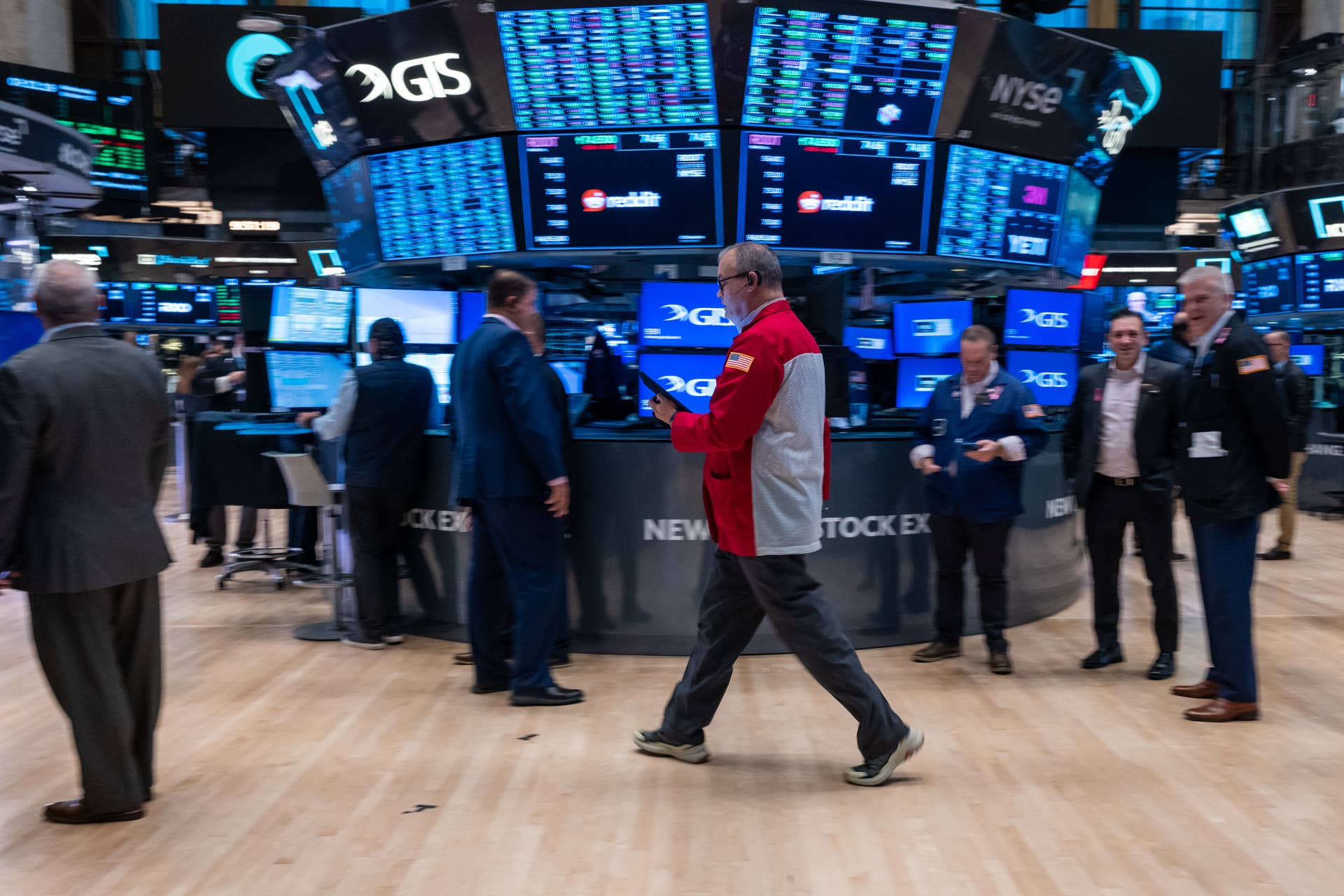 Stock Market Today: Stocks end mixed, Amazon gives mixed guidance ...