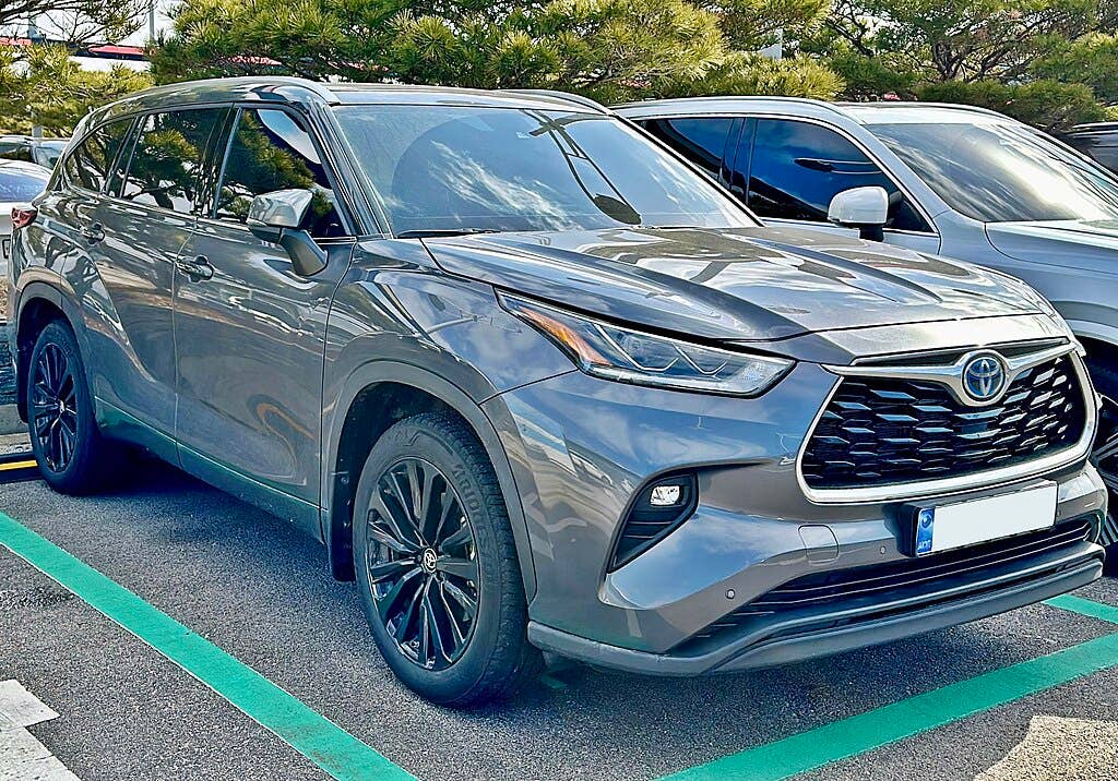Consumer Reports: The 10 best SUVs of 2024 - TheStreet
