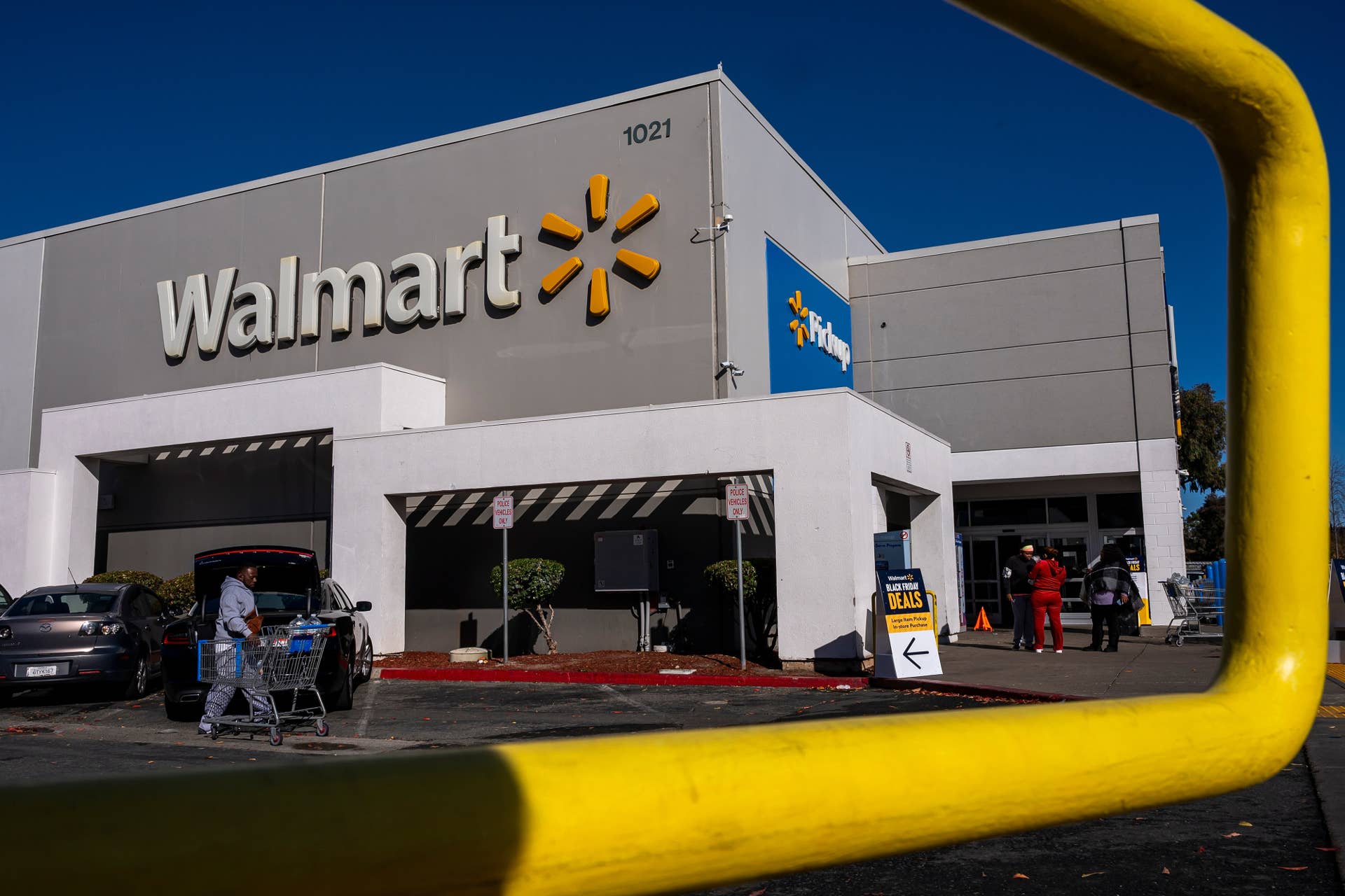 Walmart is selling $57 snow boots for $28 - TheStreet