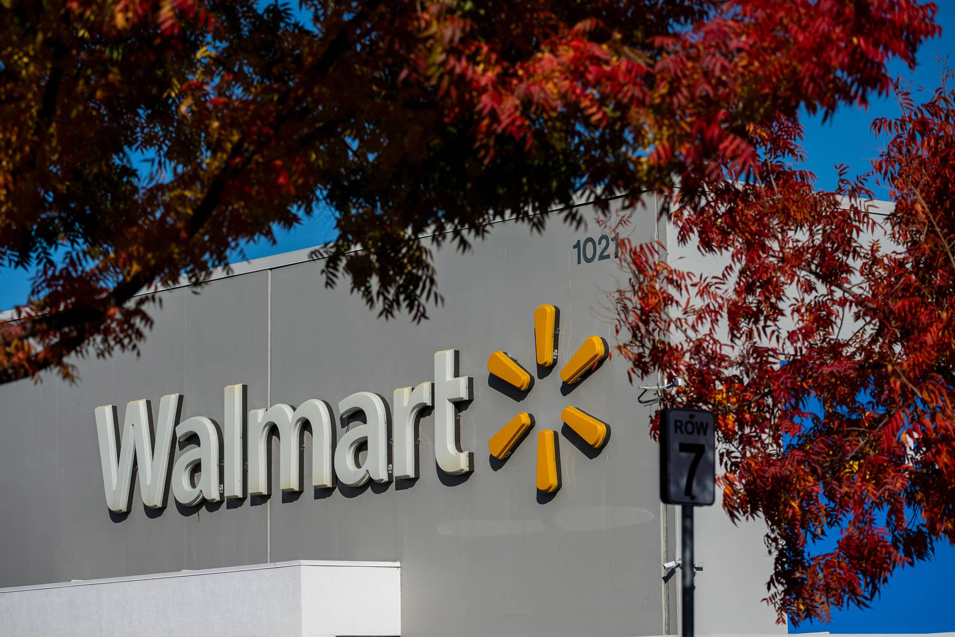 Walmart is selling $275 outdoor lounge chairs for just $127 - TheStreet