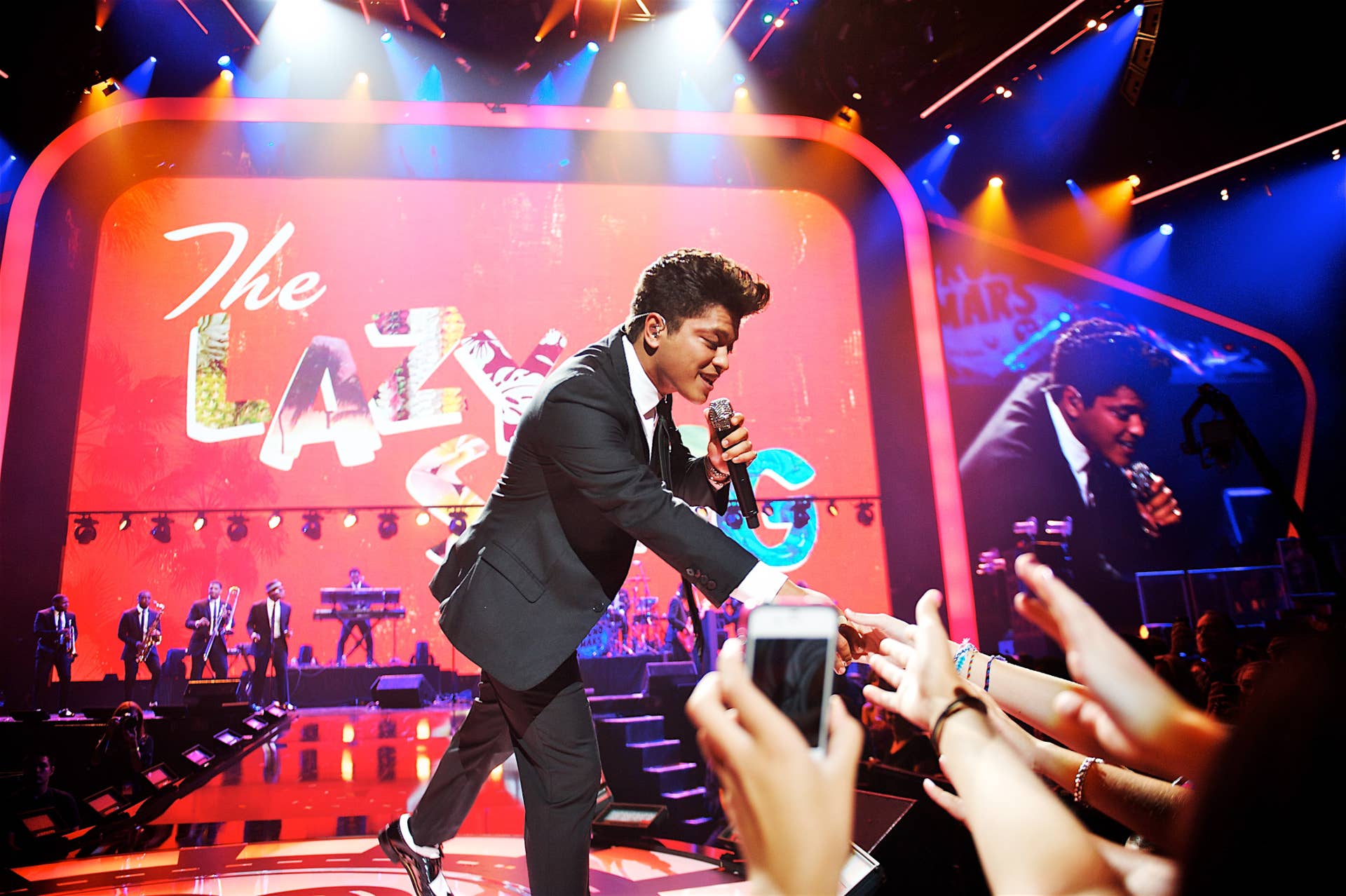 Bruno Mars' net worth: The pop icon's wealth in 2025 - TheStreet