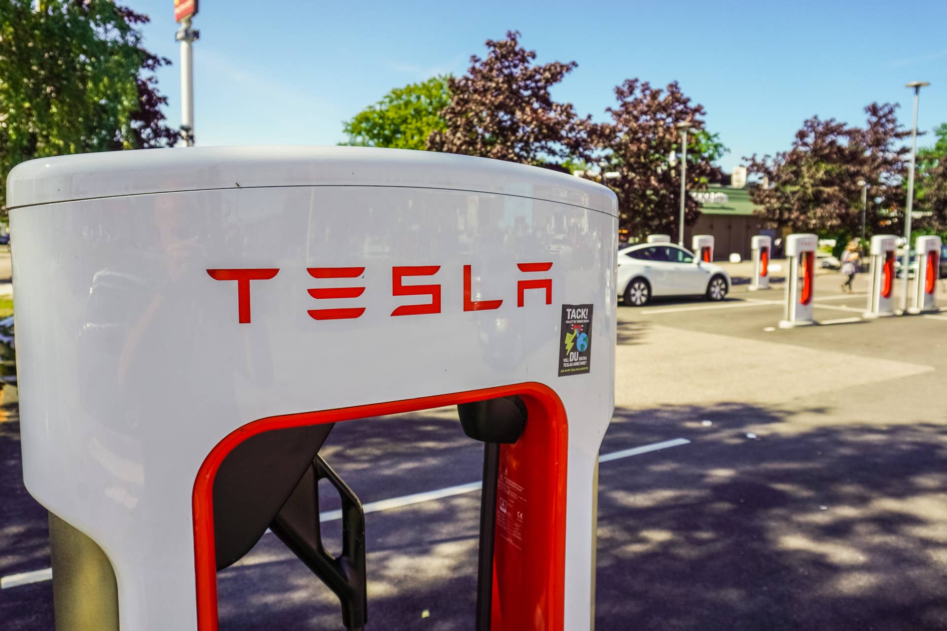 Analysts overhaul Tesla stock price targets after Q4 earnings - TheStreet