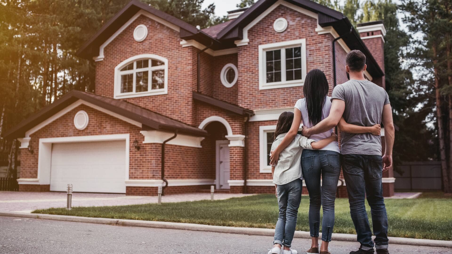 Warren Buffett’s Berkshire Hathaway shares mortgage warning - TheStreet