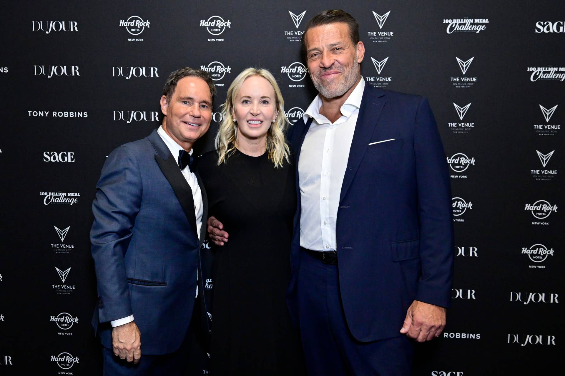 Tony Robbins’ net worth: The self-help kingpin's wealth & income ...