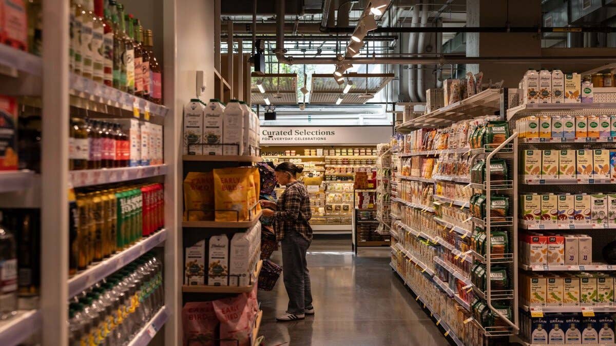 Iconic U.S. grocery chain debuts first UK store after a decade - TheStreet