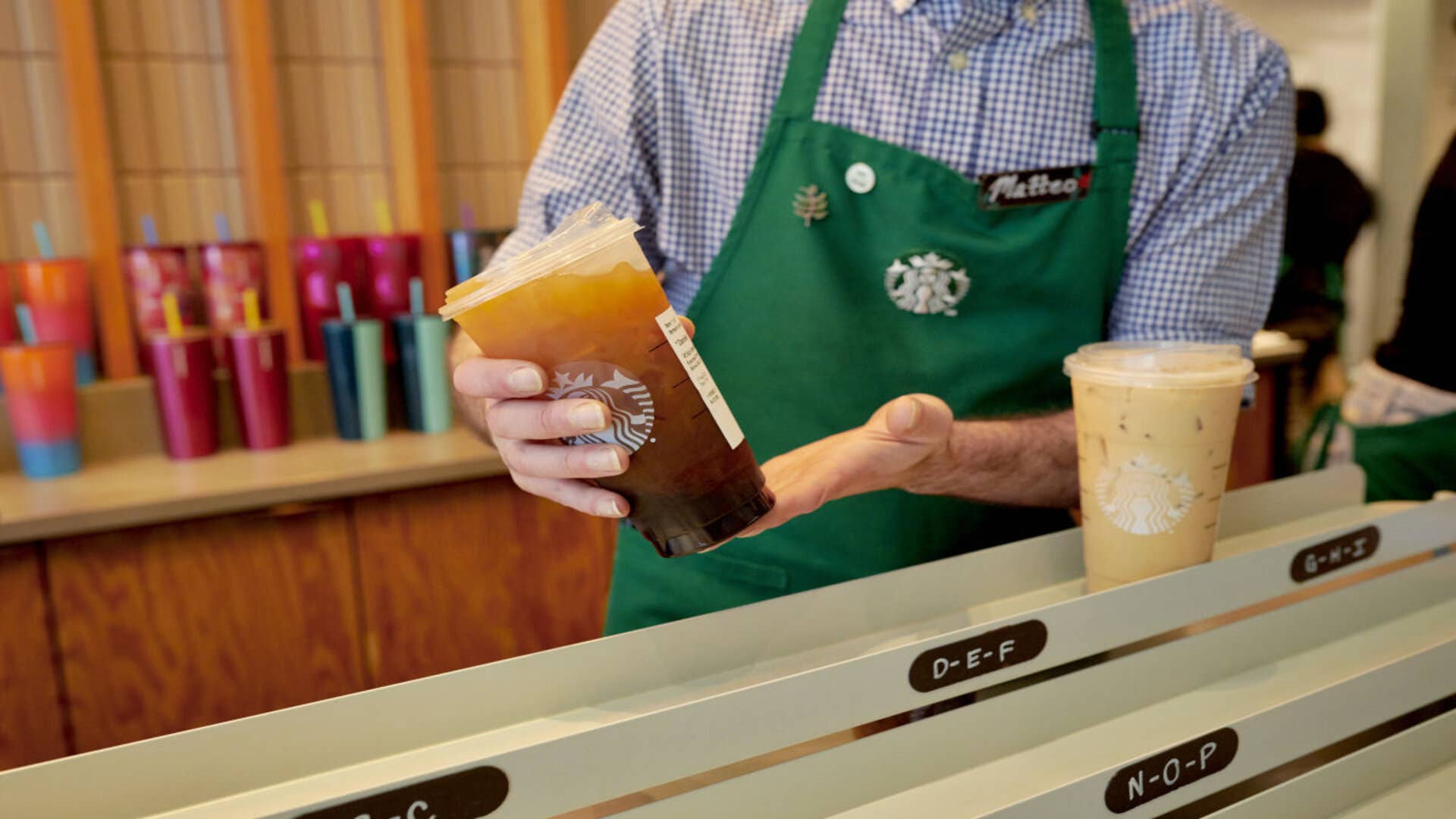 Starbucks rolls out new incentives to improve service - TheStreet