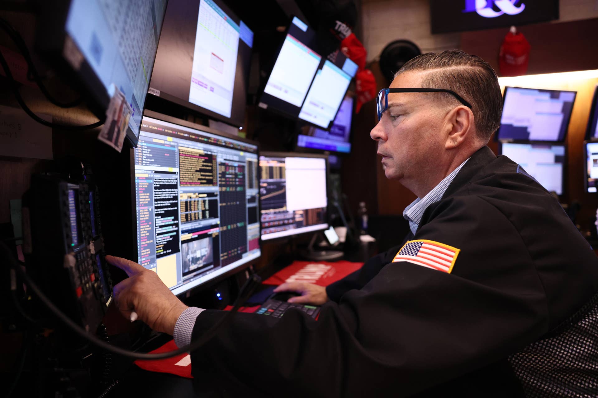 Stock Market Today: Nasdaq and Russell 2000 Sink Over 1% As Tech Slide ...