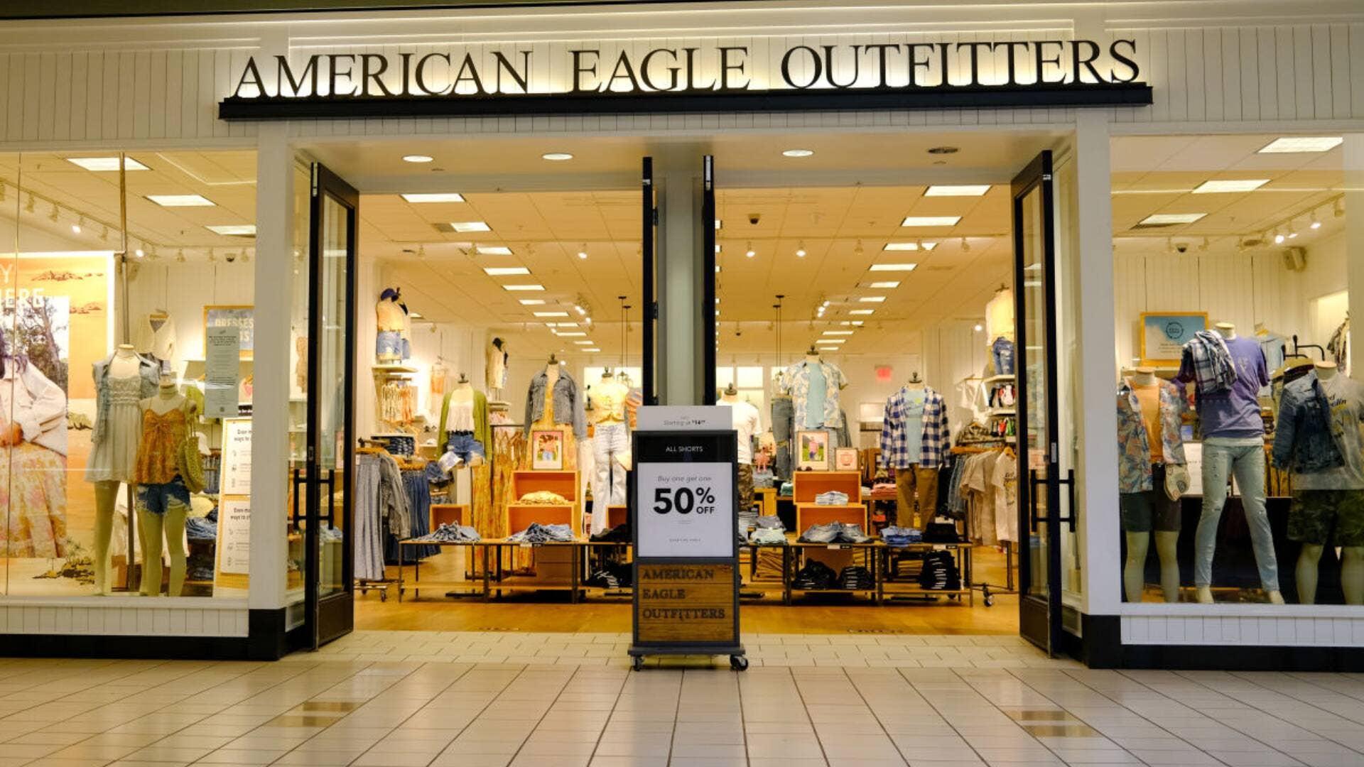 American Eagle CEO issues stern warning about customer behavior - TheStreet