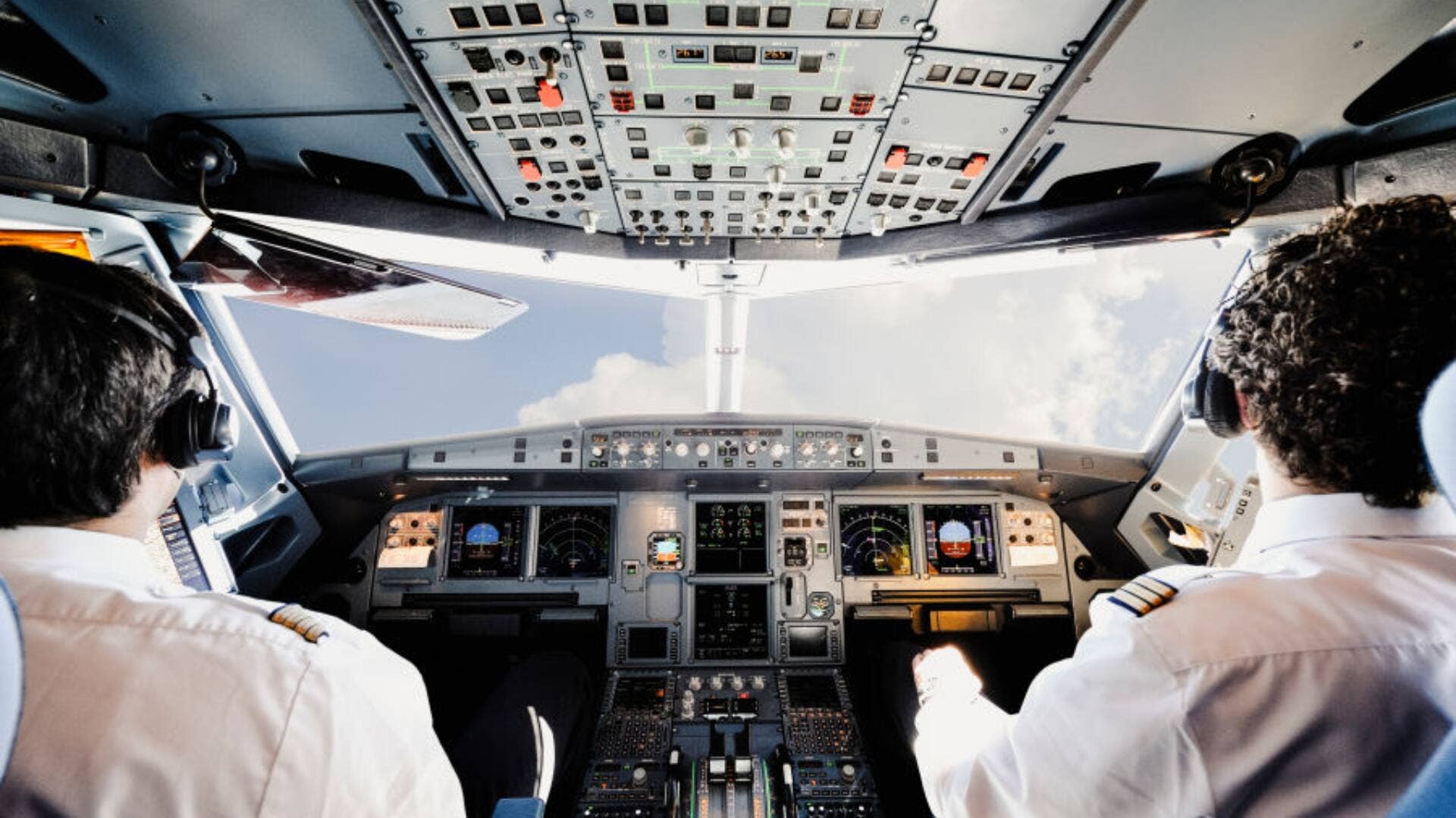 United Airlines CEO Scott Kirby signals a major business shift | UAL ...