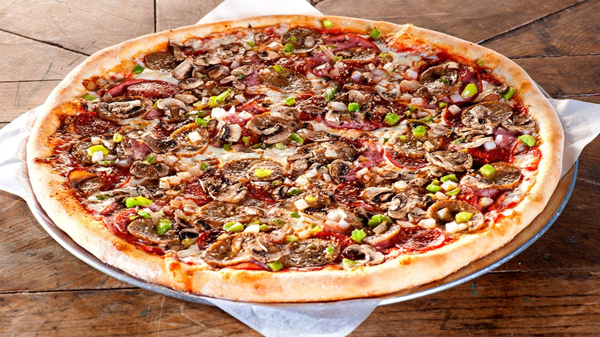 Struggling popular pizza chain closes locations, no bankruptcy yet ...