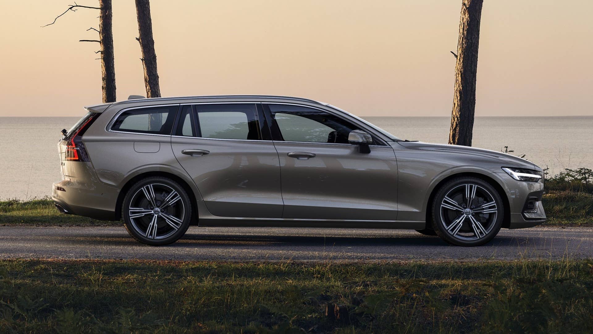 Volvo recalls thousands of popular cars due to dangerous issue - TheStreet