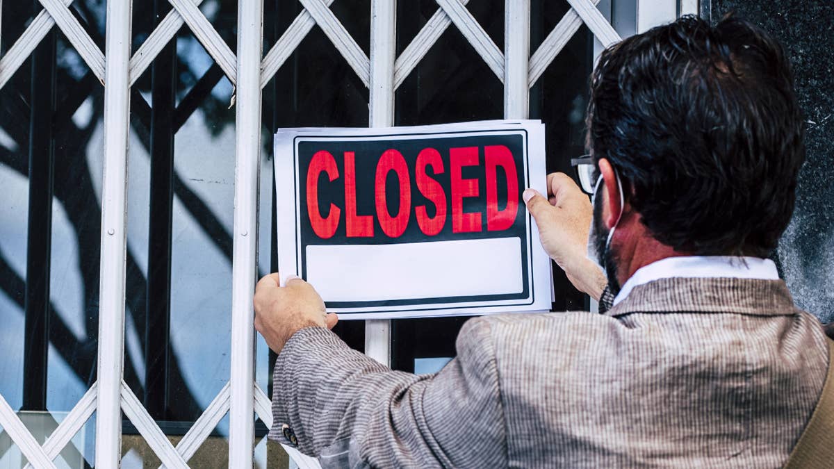Iconic restaurant announces shocking closure - TheStreet