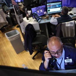 Veteran trader turns heads with SoFi stock price target - TheStreet