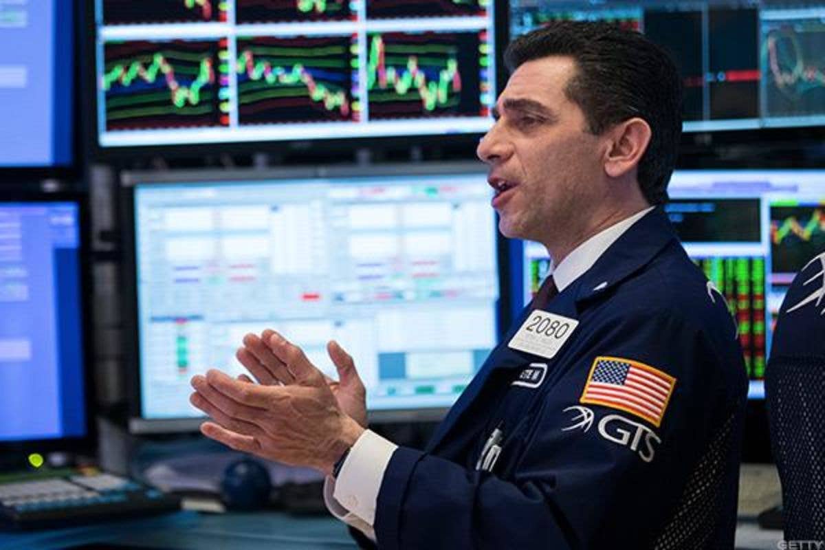 Veteran trader turns heads with SoFi stock price target - TheStreet