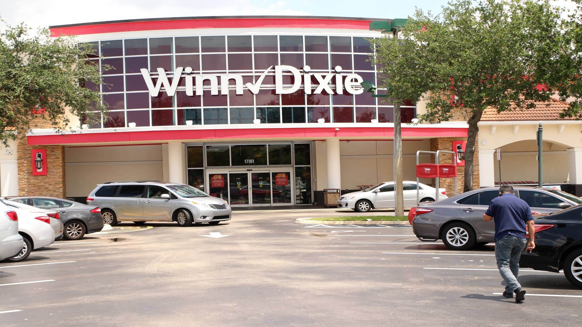 100-year-old grocery chain closes all stores in several states - TheStreet