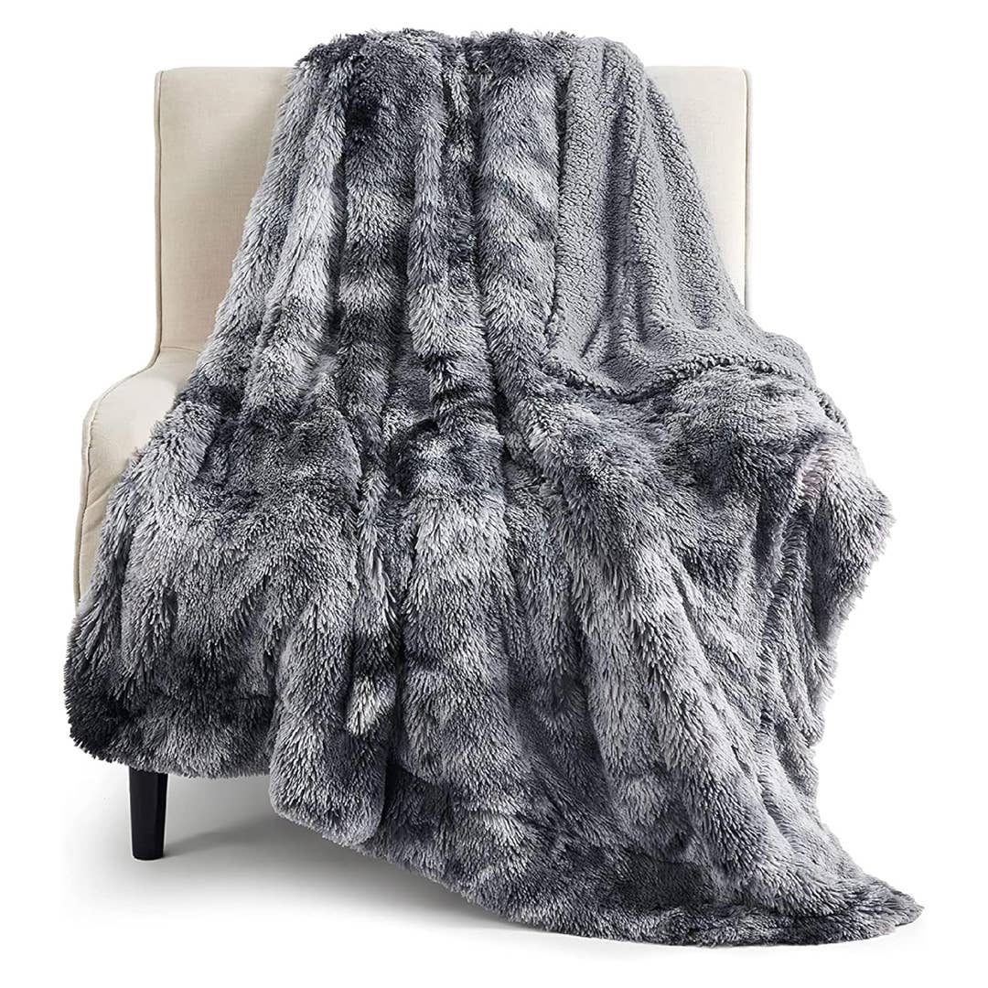 Amazon’s bestselling $34 faux fur blanket is on sale for $19 - TheStreet