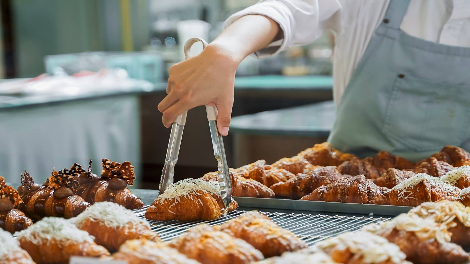 Popular local bakery chain closing all stores next month - TheStreet