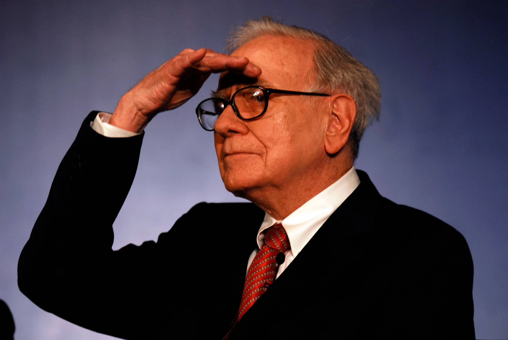 Warren Buffett sends moving 2-word message to Berkshire Hathaway ...