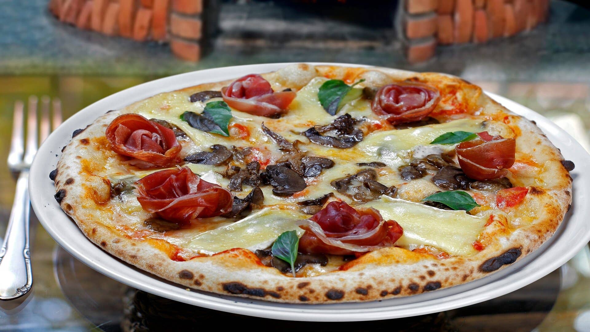 30-year-old pizza chain closes all restaurants except 1 - TheStreet