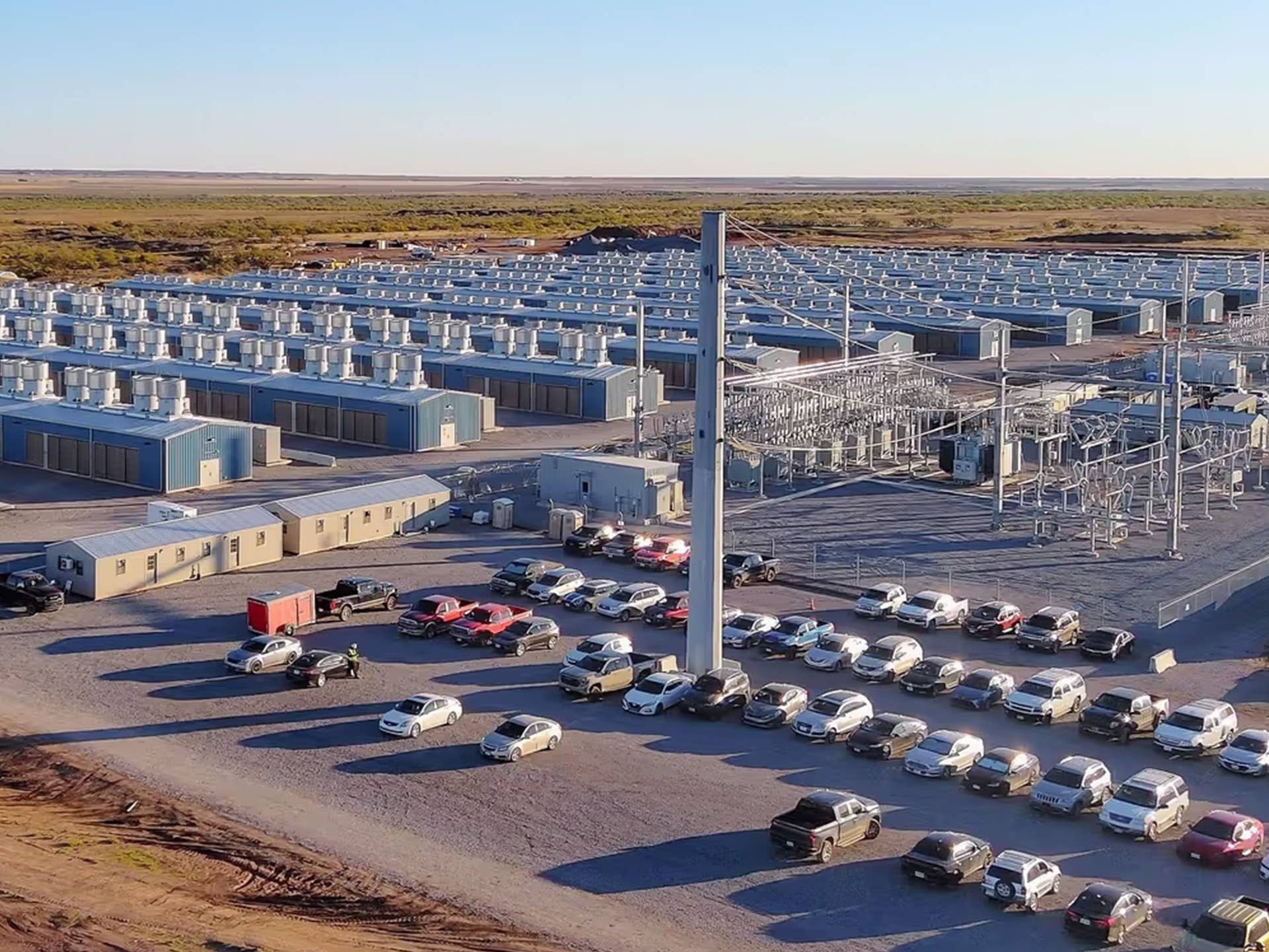 Fast-growing AI player taps markets for billions amid data-center ...