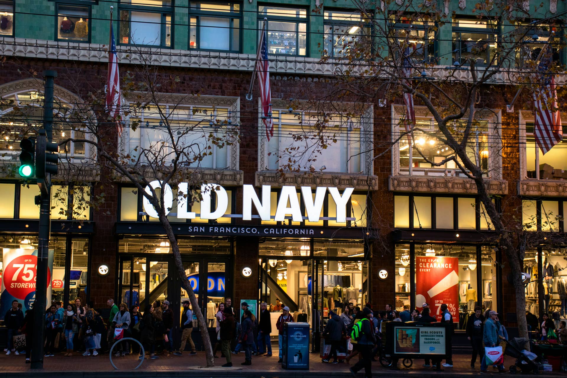 Beloved retailer makes comeback after 100s of stores close - TheStreet
