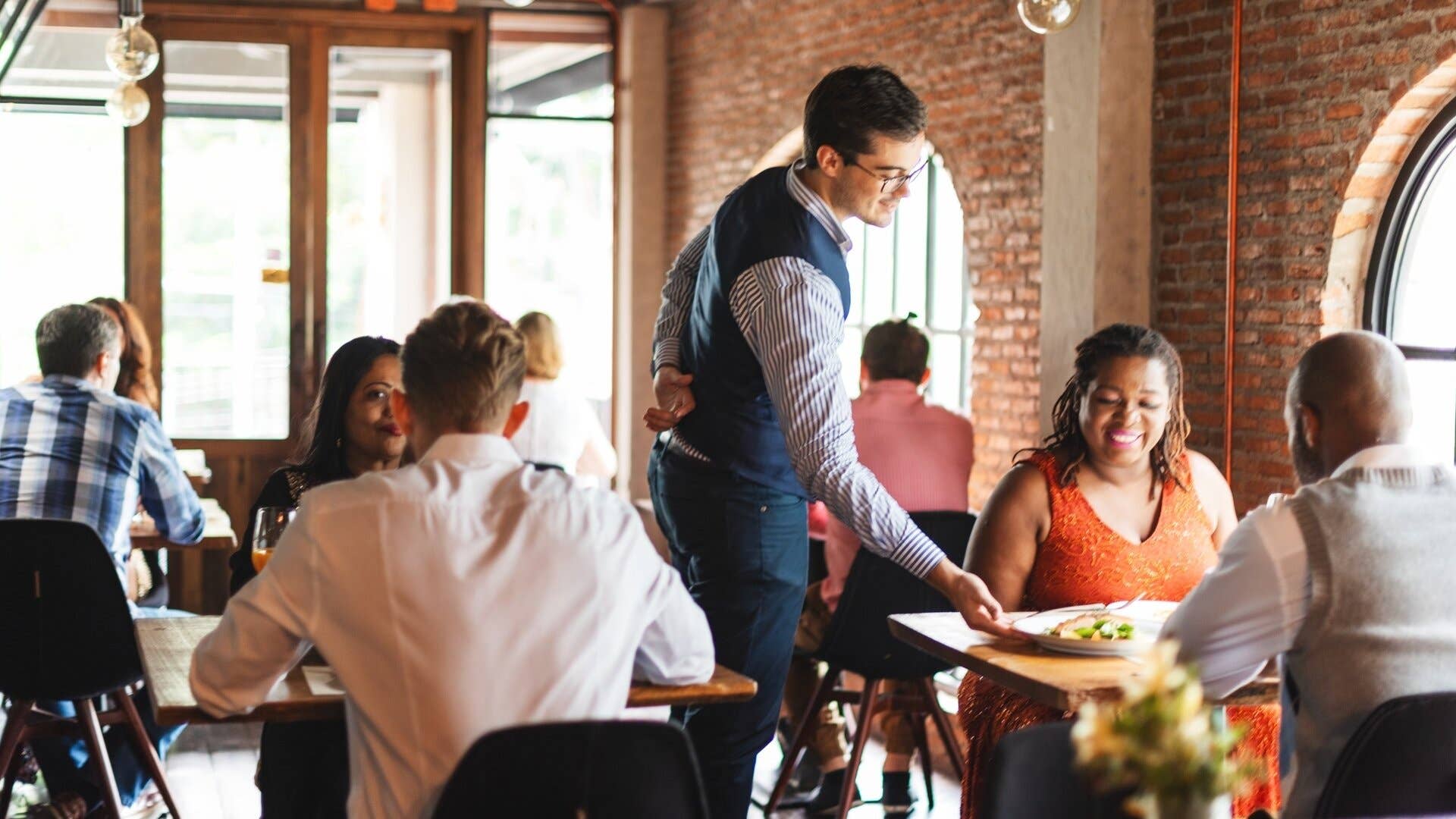 Diner chain closing over half its restaurants, no bankruptcy - TheStreet